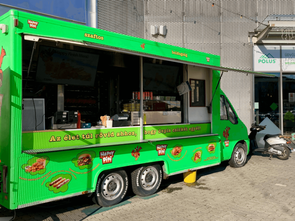 Happy Pipi - Az élet túl rövid ahhoz, hogy depis csirkét egyél!